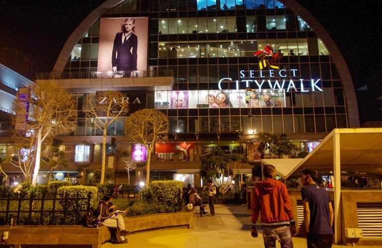 10 Best Places to Hangout in Delhi with Friends in 2023