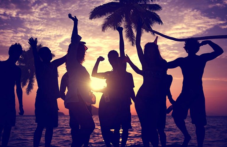 16 Top Pubs in Goa that make it a heaven for party lovers