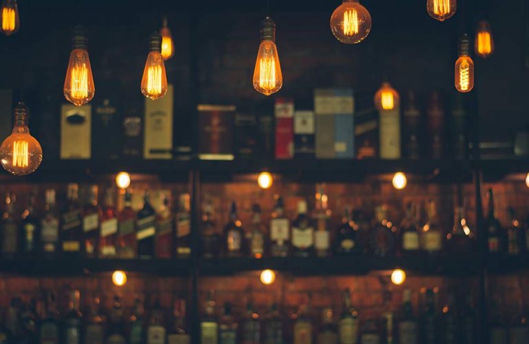 16 Top Pubs in Goa that make it a heaven for party lovers