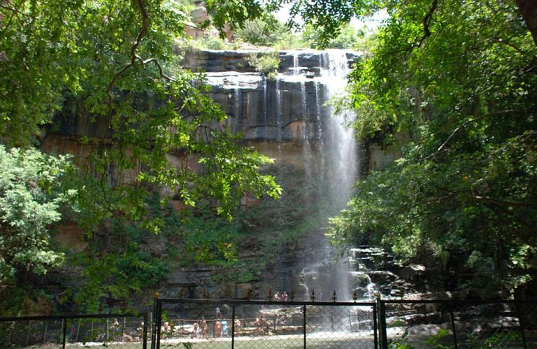 11 Best Waterfalls near Chennai within 100/200/300 Kms.
