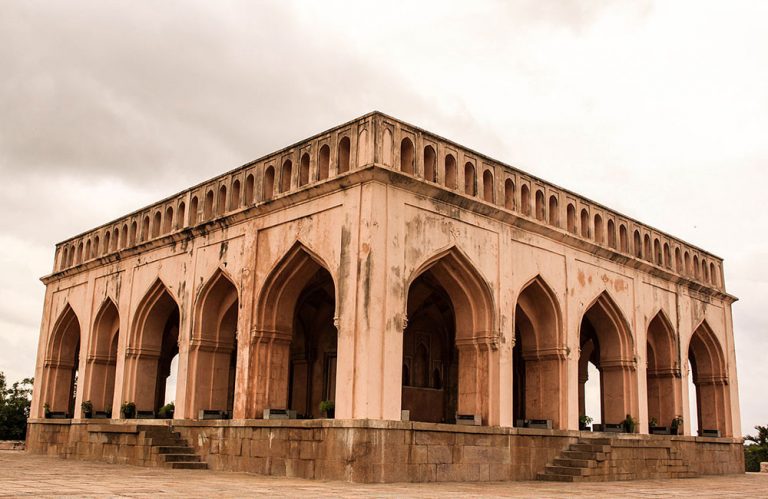 12 Top Historical Places in Hyderabad with Location & Timings