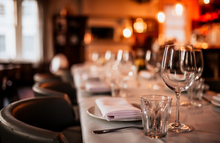 22 Best Bars & Pubs in Lucknow : Timings, Location, Cost for 2