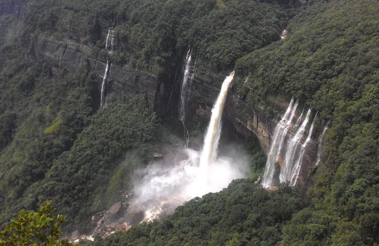 22 Best Waterfalls in India for Most Refreshing Vacation
