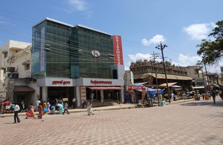 Discover the Magic of Madurai: Shopping Destinations in 2023 - FabHotels